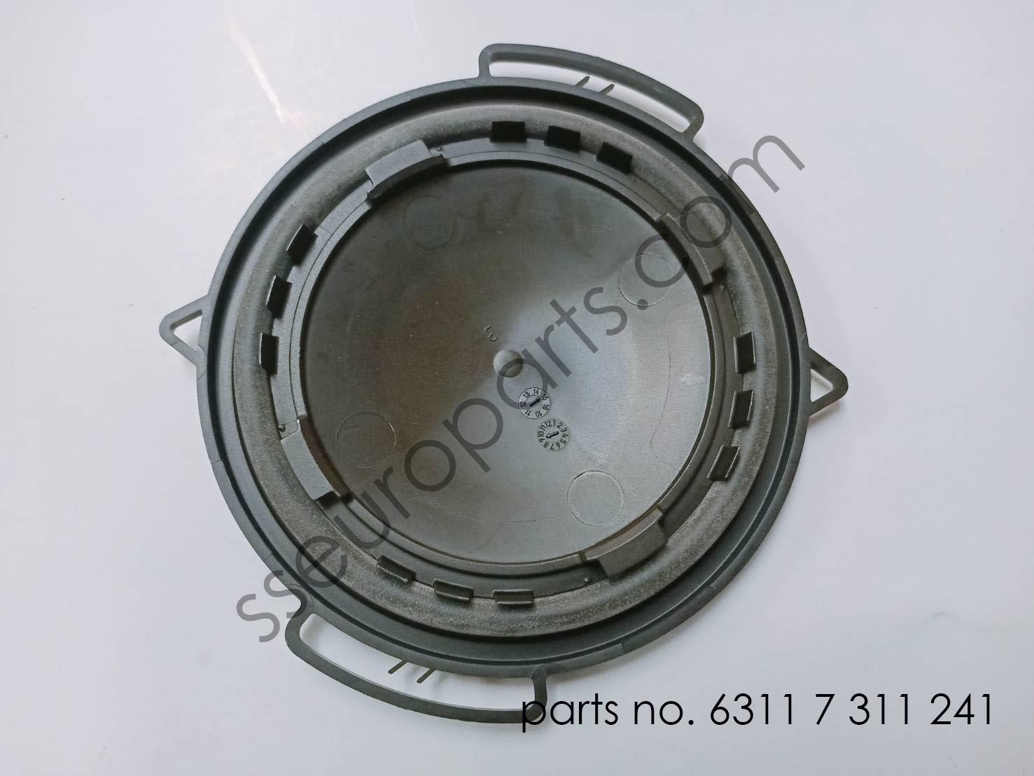 แผ่นปิด หมายเลขชิ้นส่วน: 63117311241 7311241 oem - sseuroparts