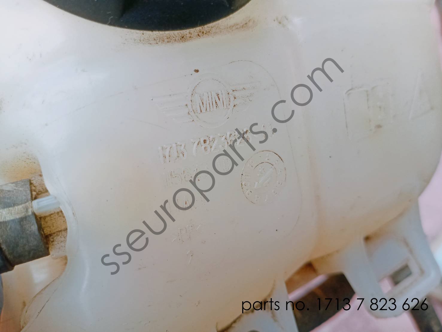 ถังพัก หมายเลขชิ้นส่วน: 17137823626 7823626 เก่า - sseuroparts