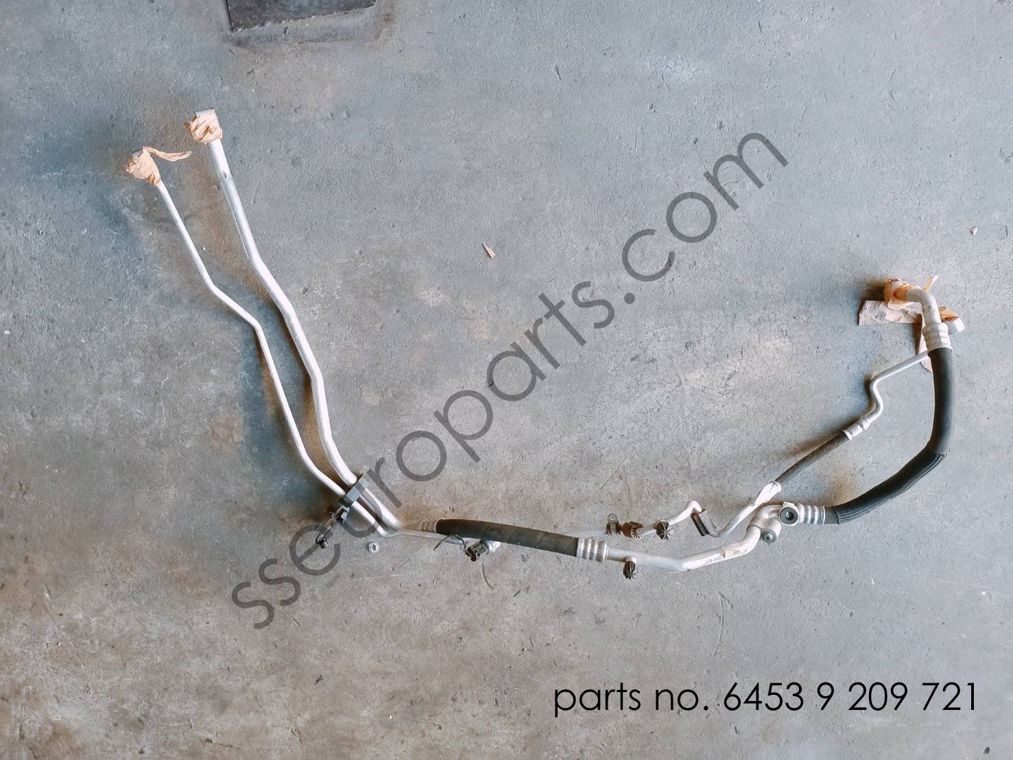 ท่อดูด หมายเลขชิ้นส่วน: 64539209721 9209721 - sseuroparts