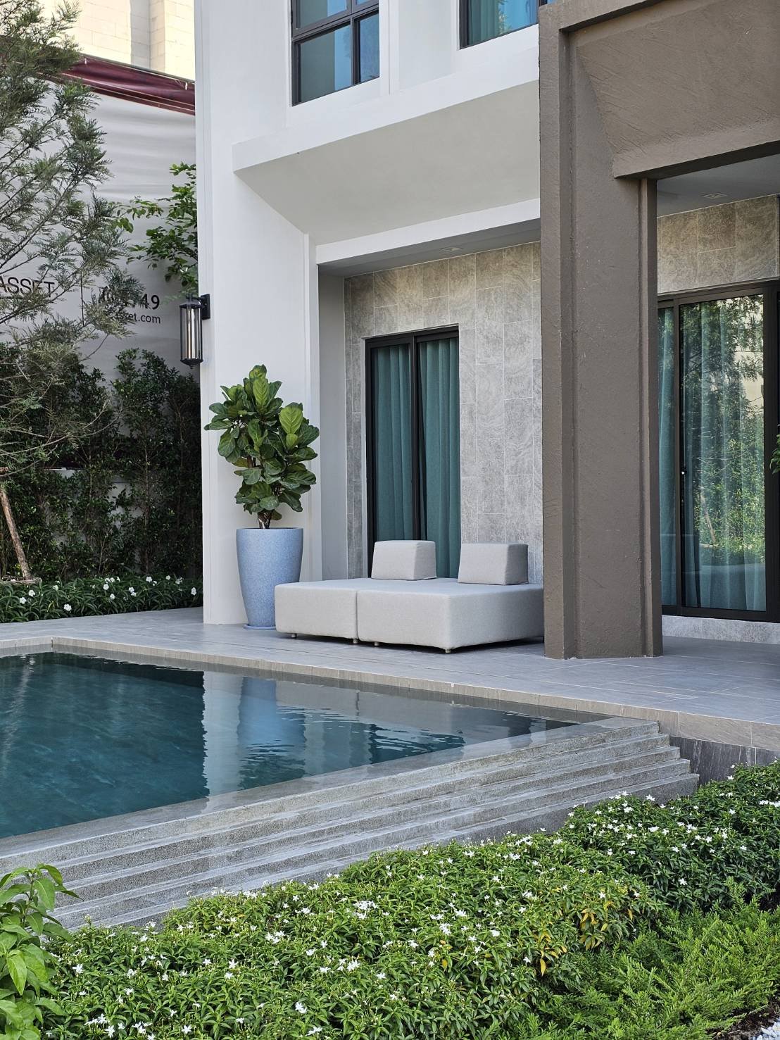 Bangkok Boulevard Signature Ramint - spk-wickerthai