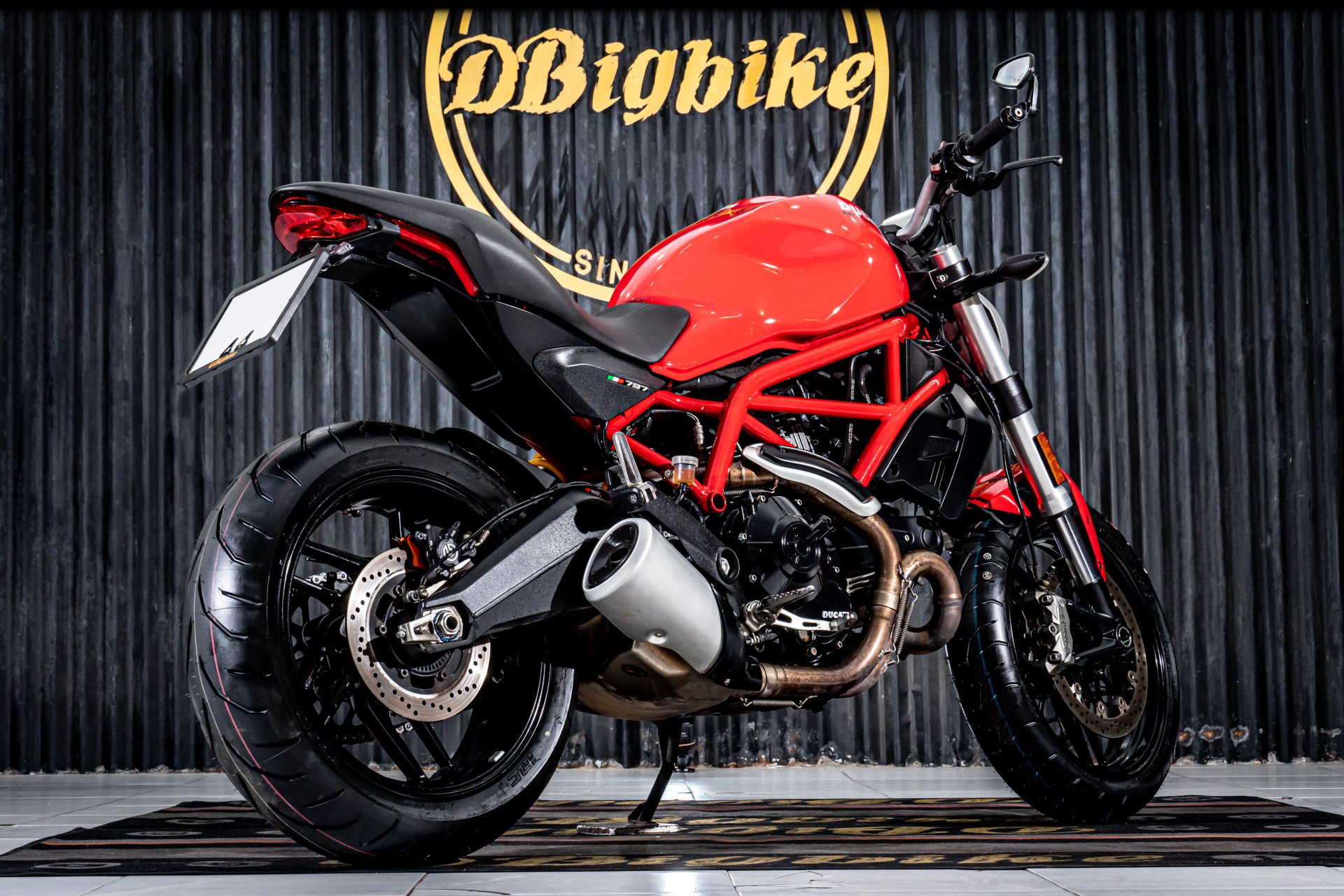 Ducati Monster M797 - dbigbike