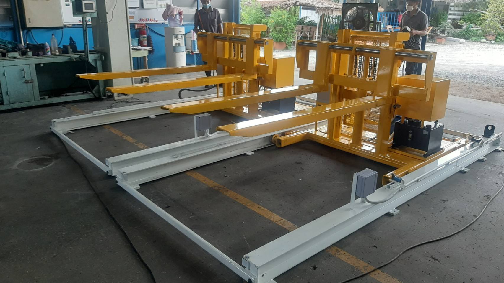 Moving Stacker 1500 kg. - korawanengineer