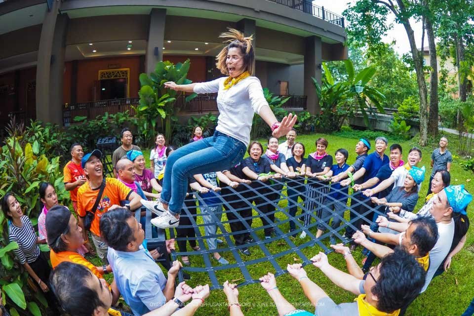 Team Building : Play for Teamwork - peoplevalue