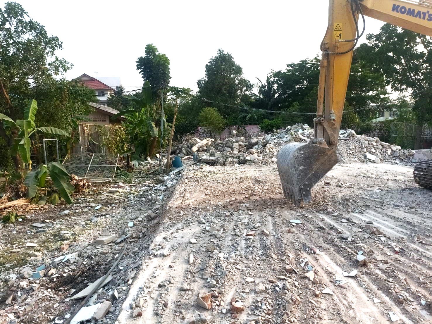 รื้อถอนอาคาร สถานสงเคราะห์เด็กอ่อน รังสิต - semconstruct