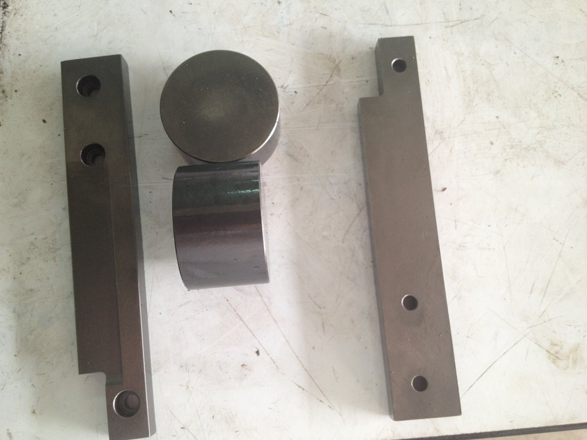 งานชุบแข็ง Hardening Skd11 scm440 s45c etc.