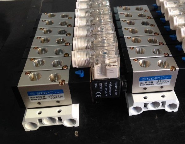 4V210-08 solenoid valve 5/2 - pneumaengineering