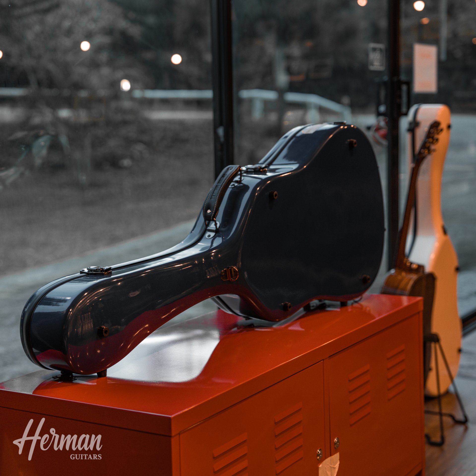Herman Showroom - hermanguitar