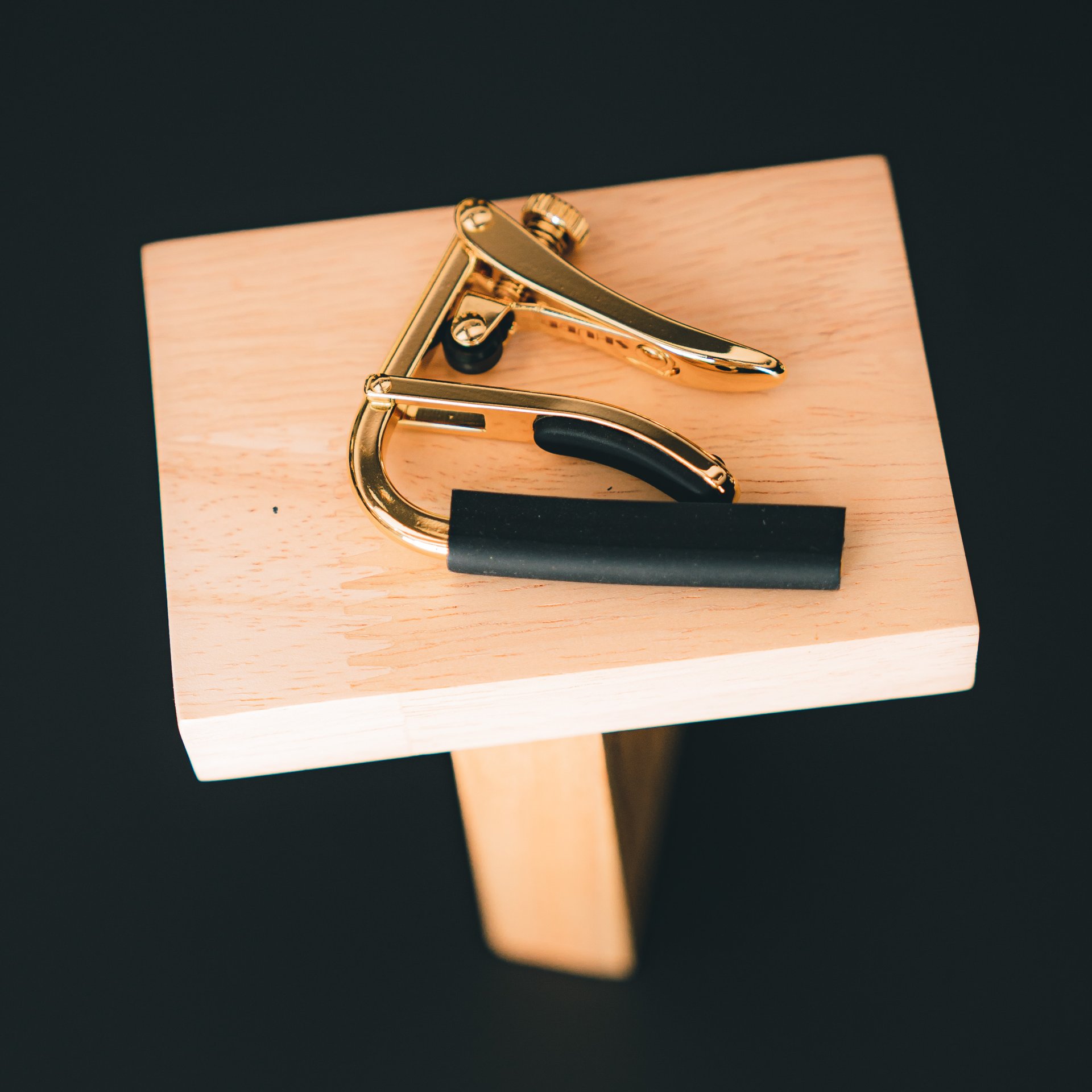 คาโป้ Shubb Capo Royale Gold - hermanguitar