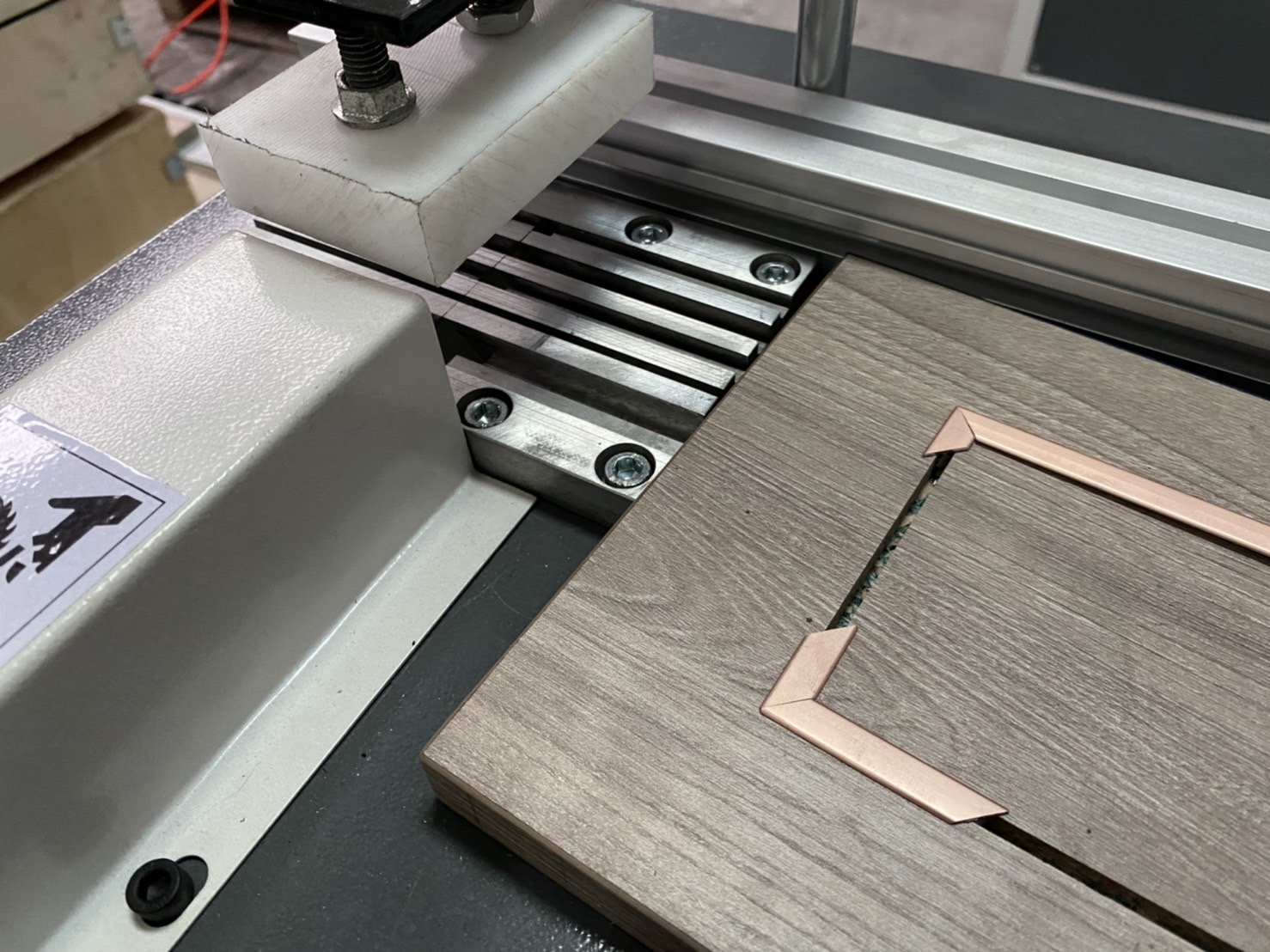 Strip Decorative Cutting Machine - woodtechmc