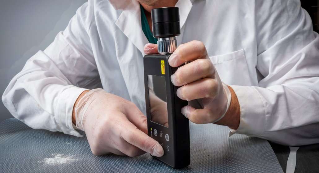 Handheld Raman spectrometer - labdirectthailand