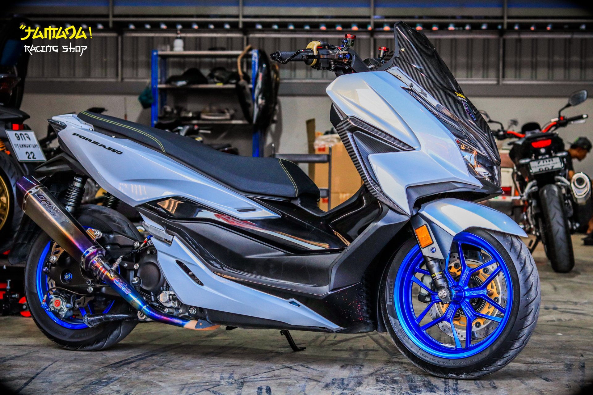 FORZA350 GEN1 แต่งสีขาว ล้อน้ำเงิน - tamadaracing