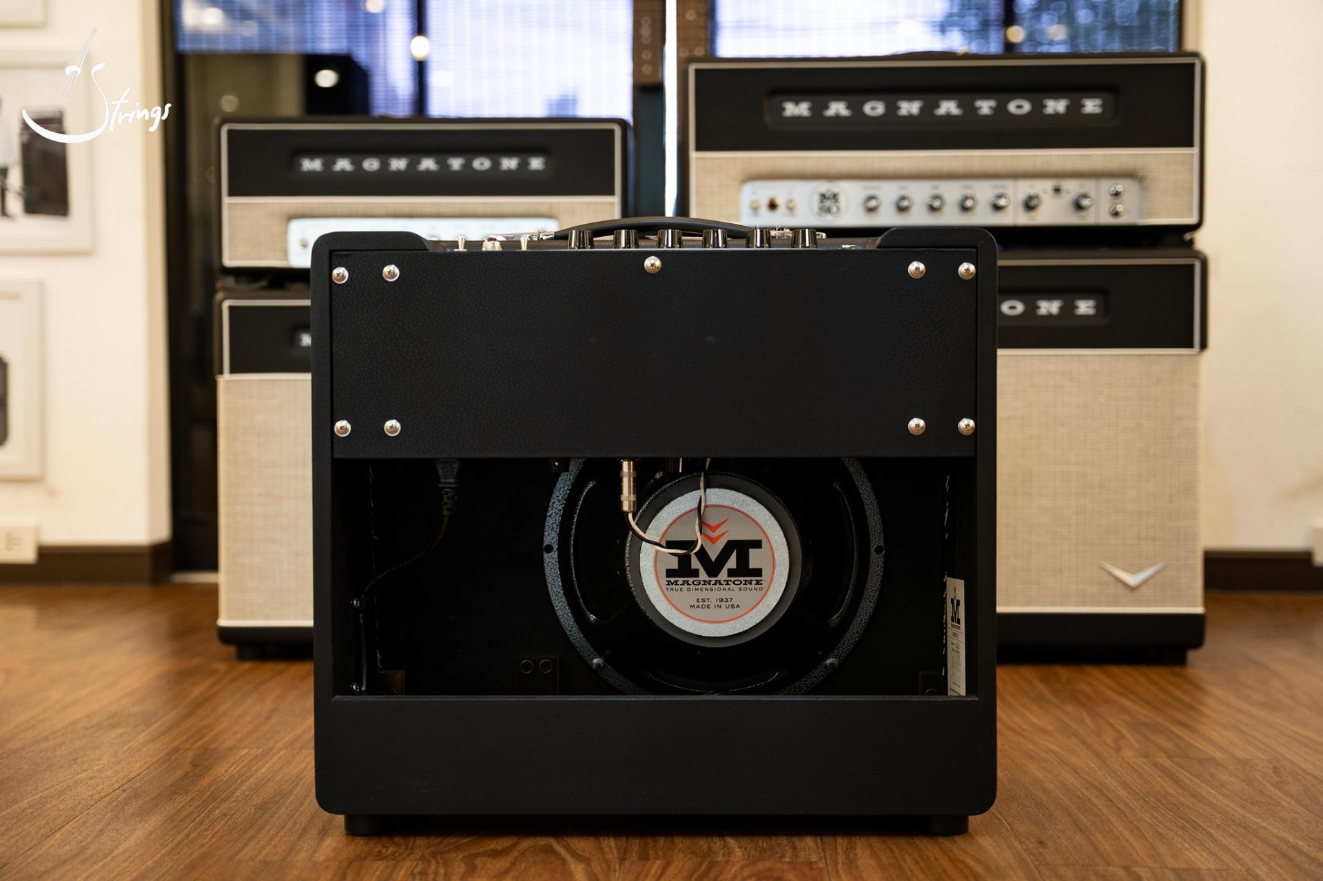 Magnatone Super Fifteen - 1x12" Speaker Cabinet - stringsshop