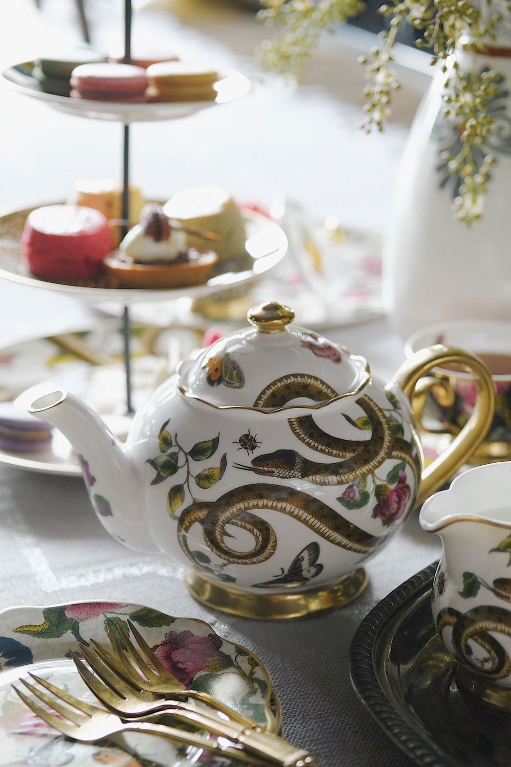 Creatures of Curiosity Snake Teapot - blueandwhitethailand