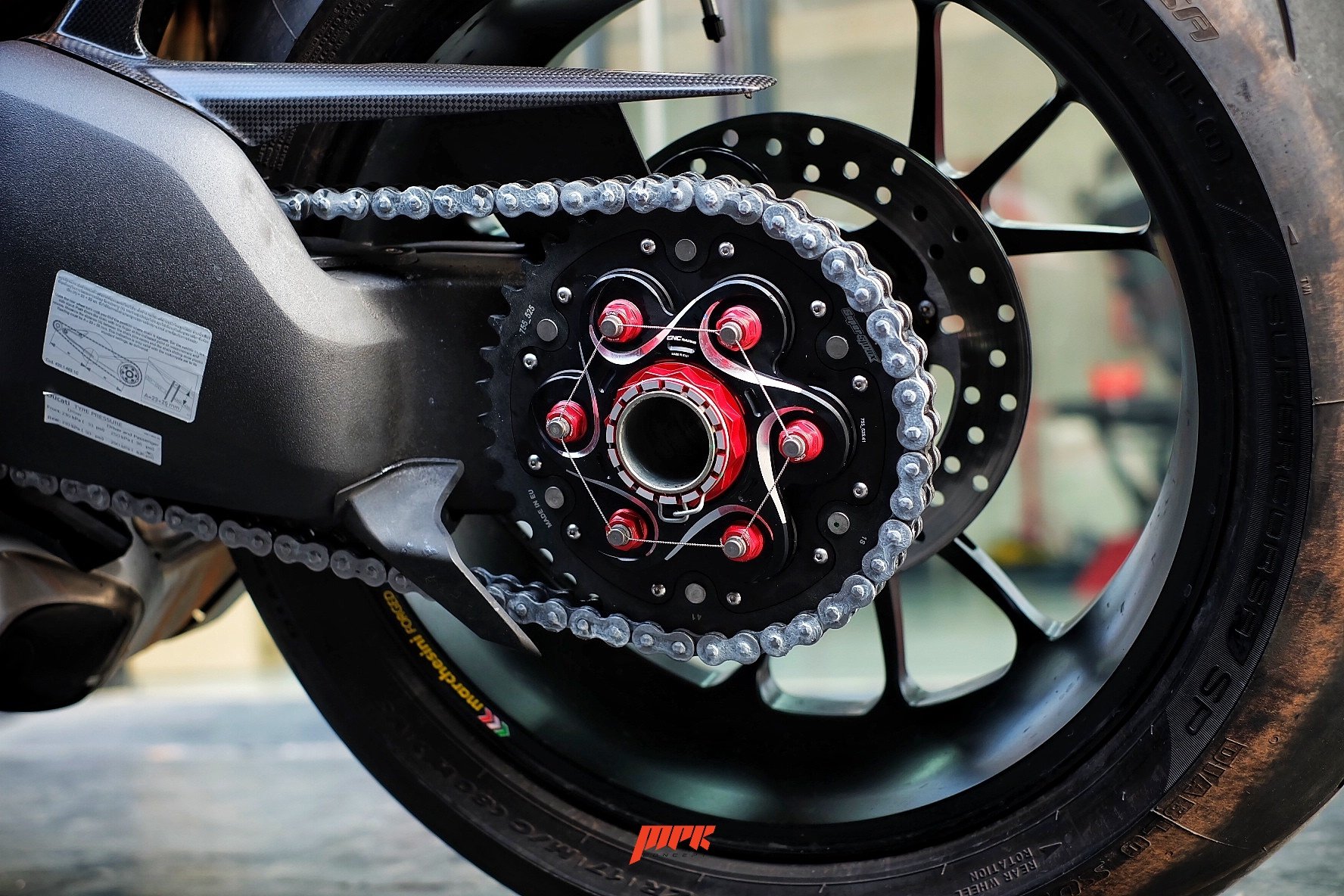 CNC RACING REAR WHEEL NUT BICOLOR FOR DUCATI PANIGALE/ STREETFIGHTER V4 ...