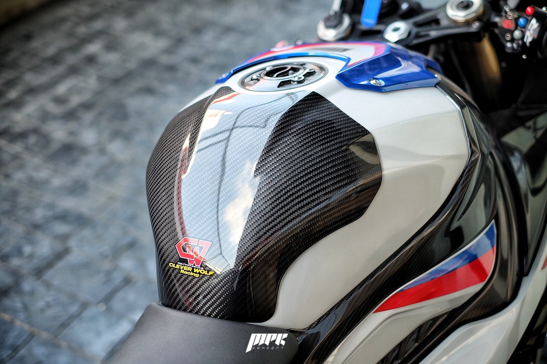 CLEVERWOLF CARBON TANK PAD PROTECTOR BMW S1000RR 2019-2022 - mpkconcept