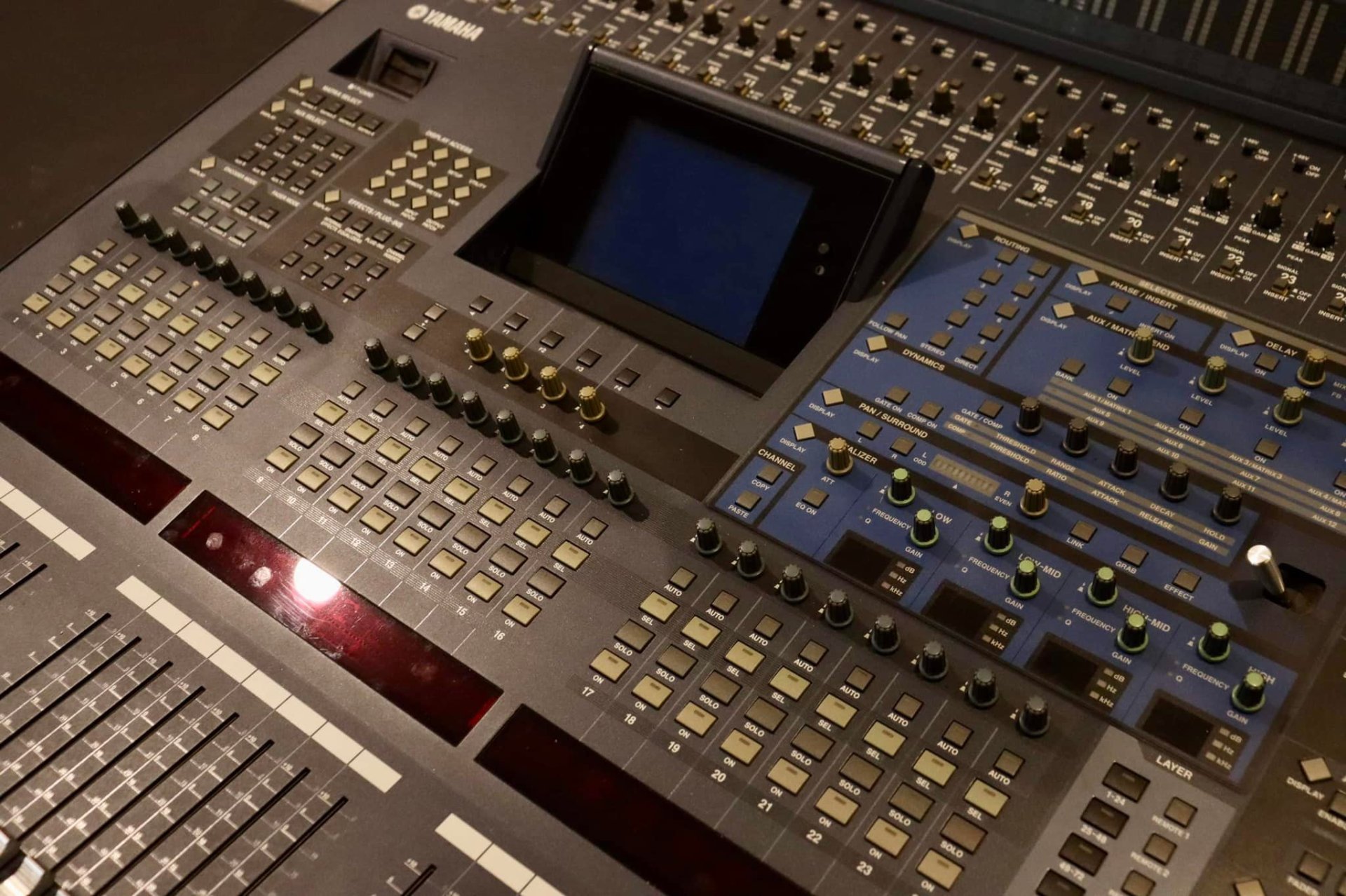 Yamaha DM2000 Digital Mixer - fusionmusic