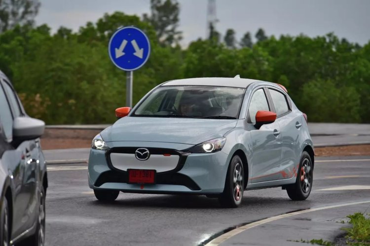 Promotion Mazda 2 - pijitphet