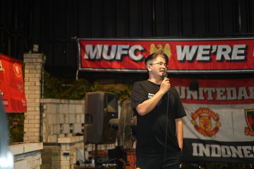 Keseruan Nobar Derby Manchester Bersama United Army di Homebase Sendiri