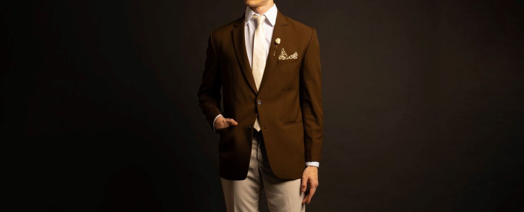 Inspirasi Warna Earth Tone untuk Tampilan Formal yang Hangat ...