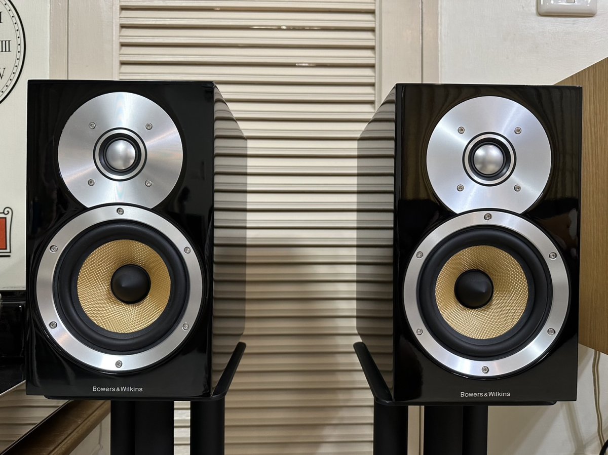 B&W CM1 Gloss Black - irattoaudio