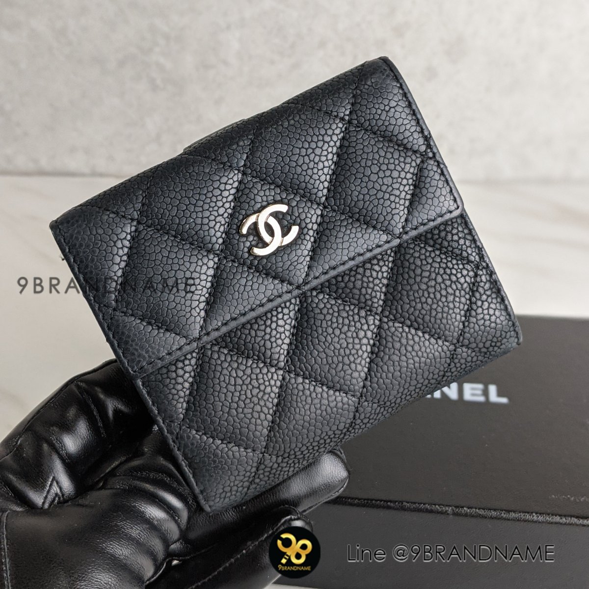 Chanel compact double wallet in caviar SHW ใบสั้น - 9brandname