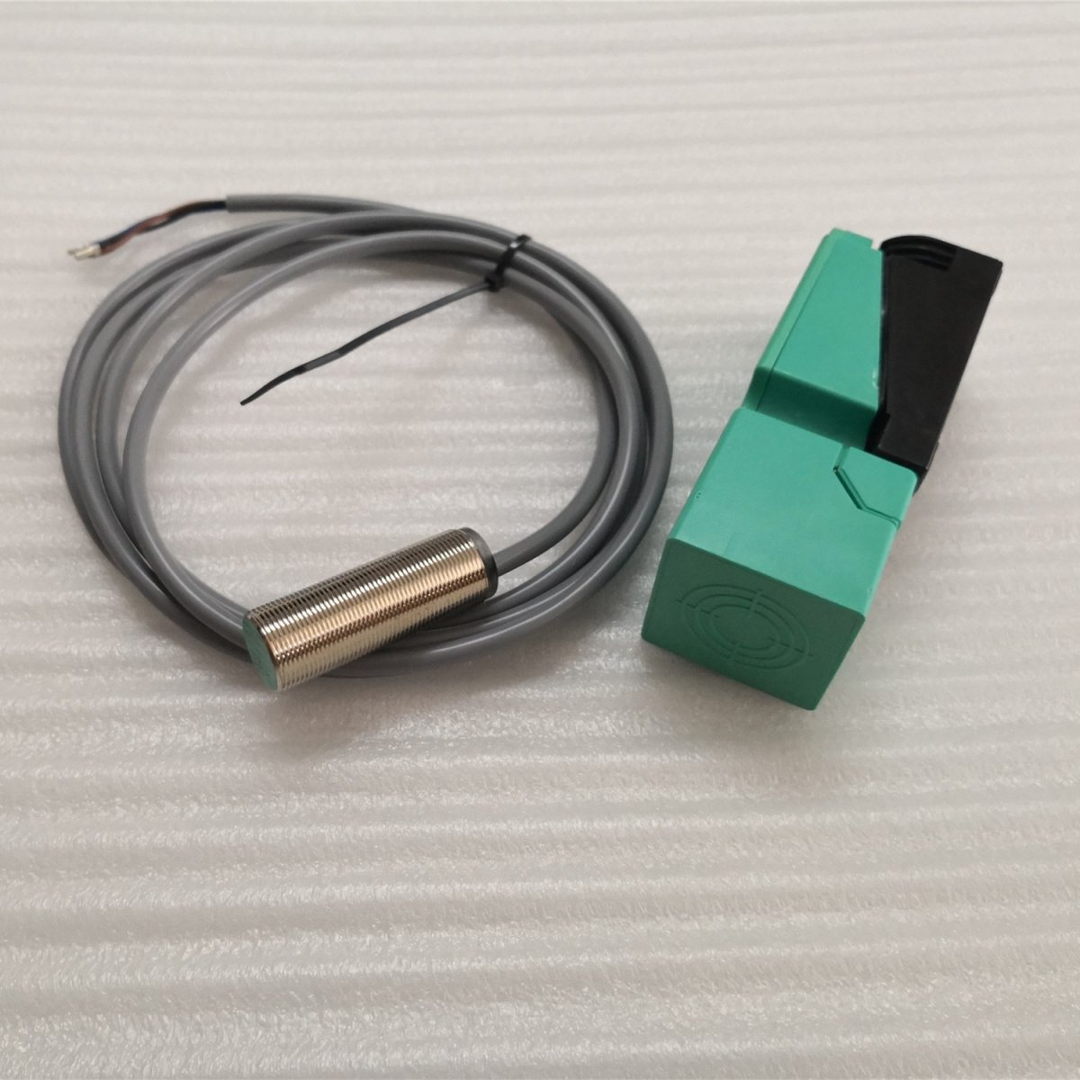 P+F Like Inductive Proximity Switch - flowautomech