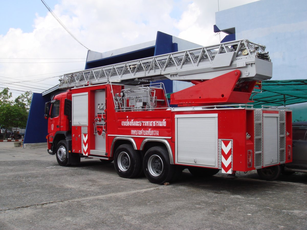 รถยนต์ดับเพลิงแบบบันไดเลื่อน ความสูงไม่น้อยกว่า 25 เมตร - qtecdrive29