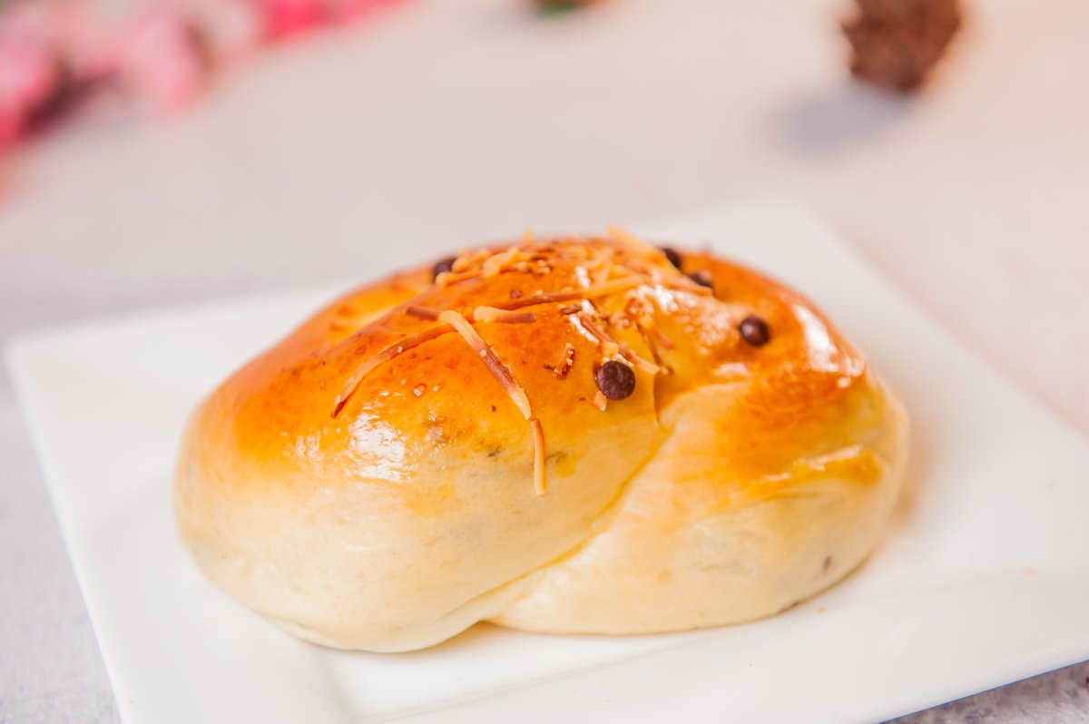 Chocolate Cheese Bread by Eaton Indonesia - eatonindonesia