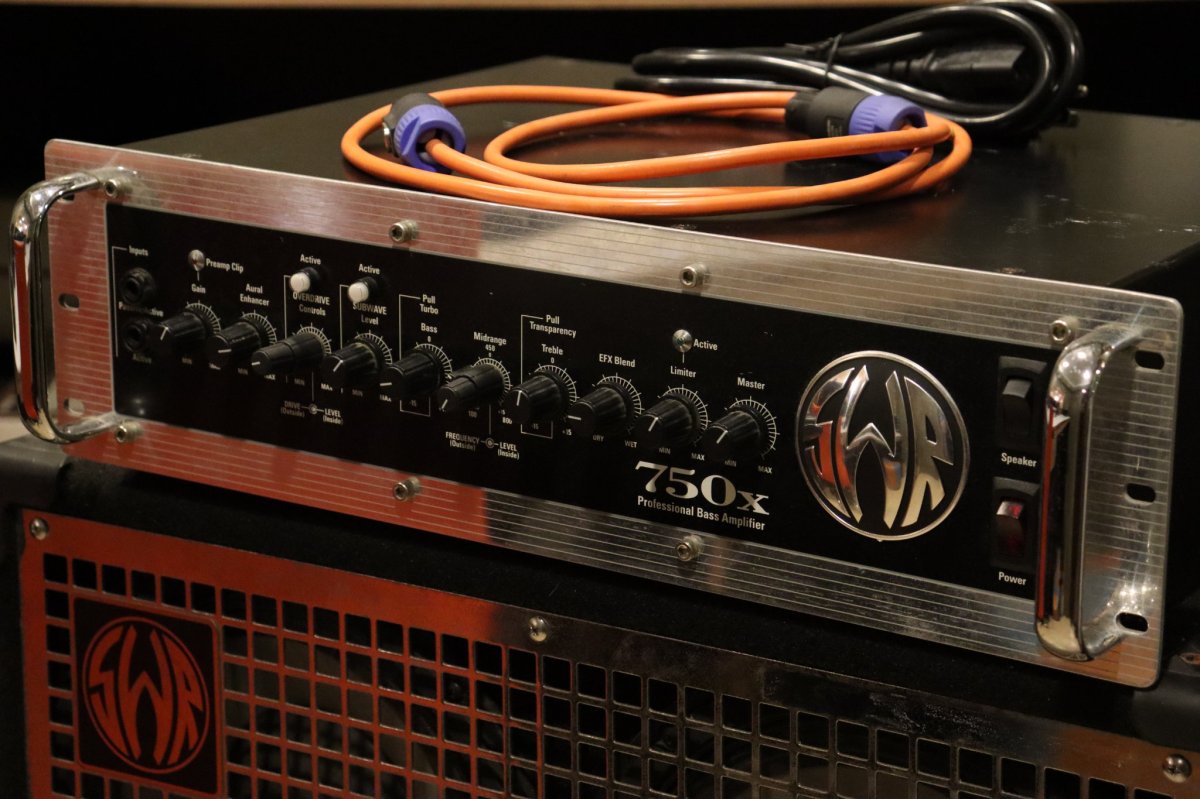 SWR 750X + Cabinet 6x10 - fusionmusic
