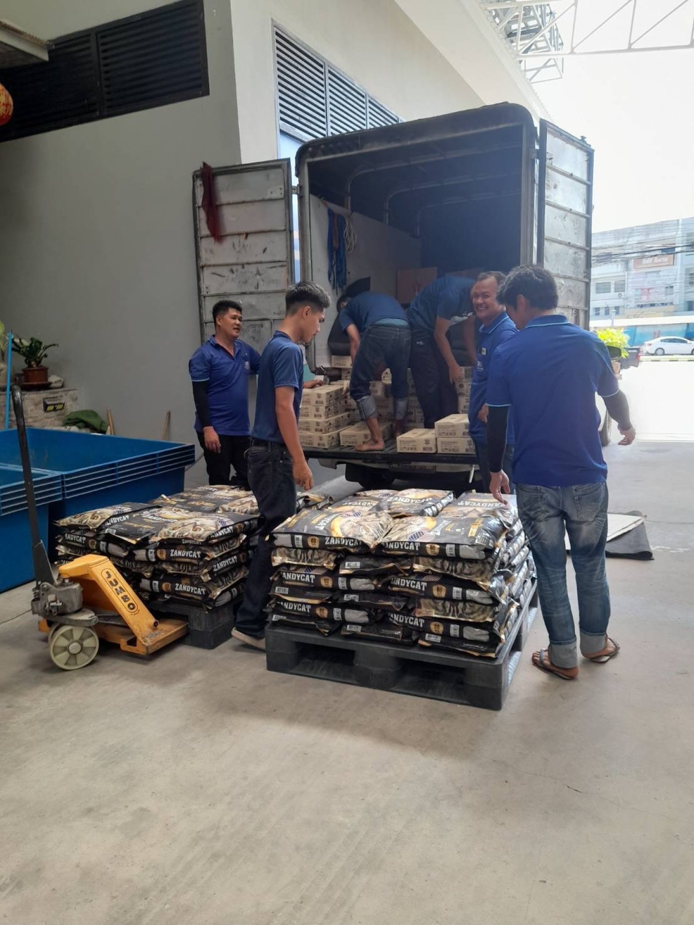 BS Express : บีเอสเอ็กซ์เพรส บริการขนส่งสินค้าภายในและต่างประเทศ