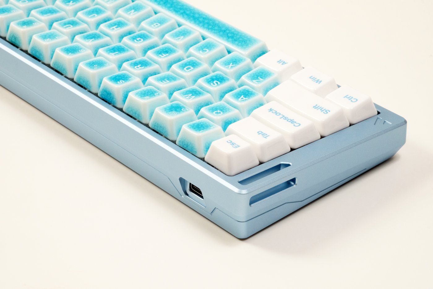 built | VENOM 60HE RGB