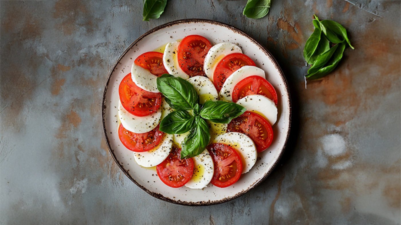 Caprese Salad : Healthy Italian Classic