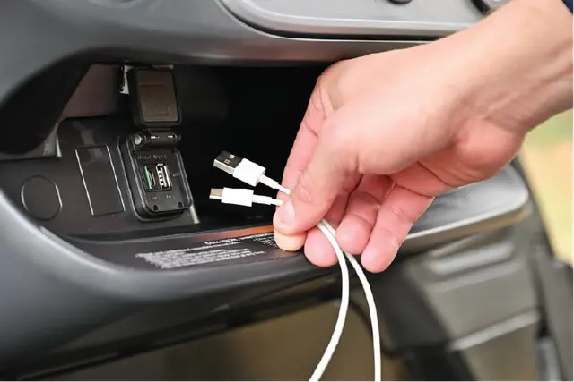USBA & USBC Charging Ports