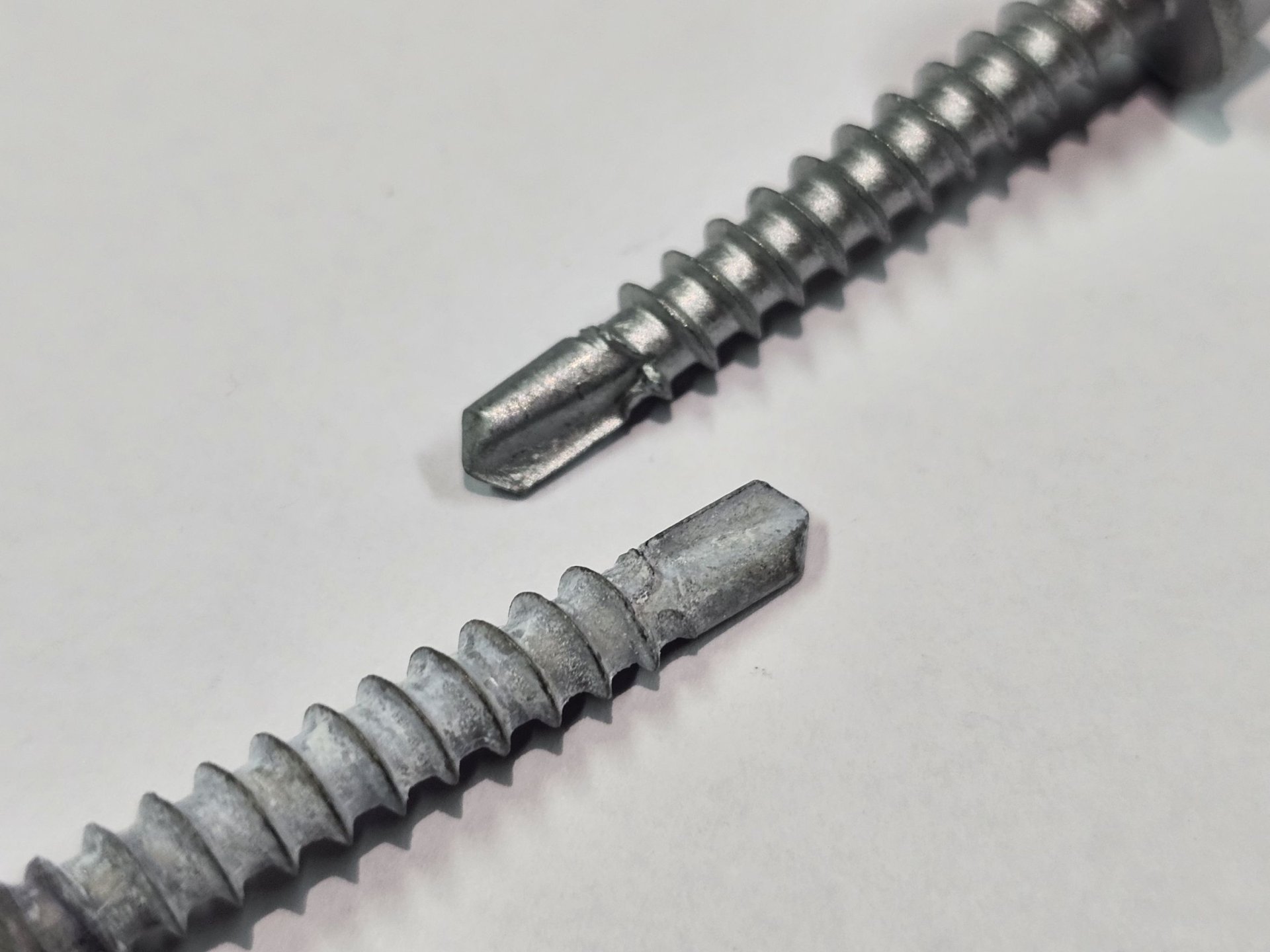 การทดสอบการกัดกร่อน (Test Salt Spray) - AKN FASTENERS