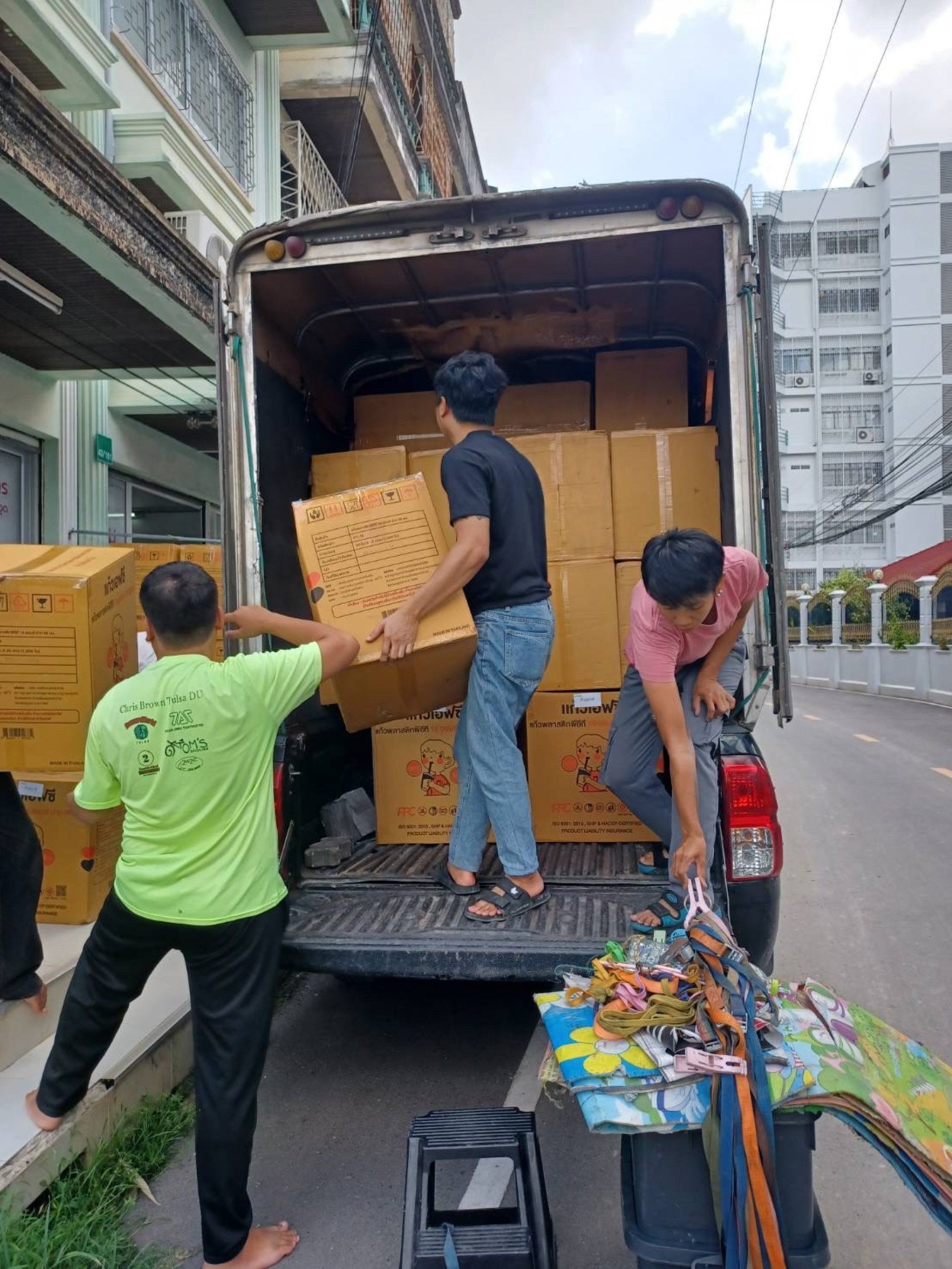 BS Express : บีเอสเอ็กซ์เพรส บริการขนส่งสินค้าภายในและต่างประเทศ