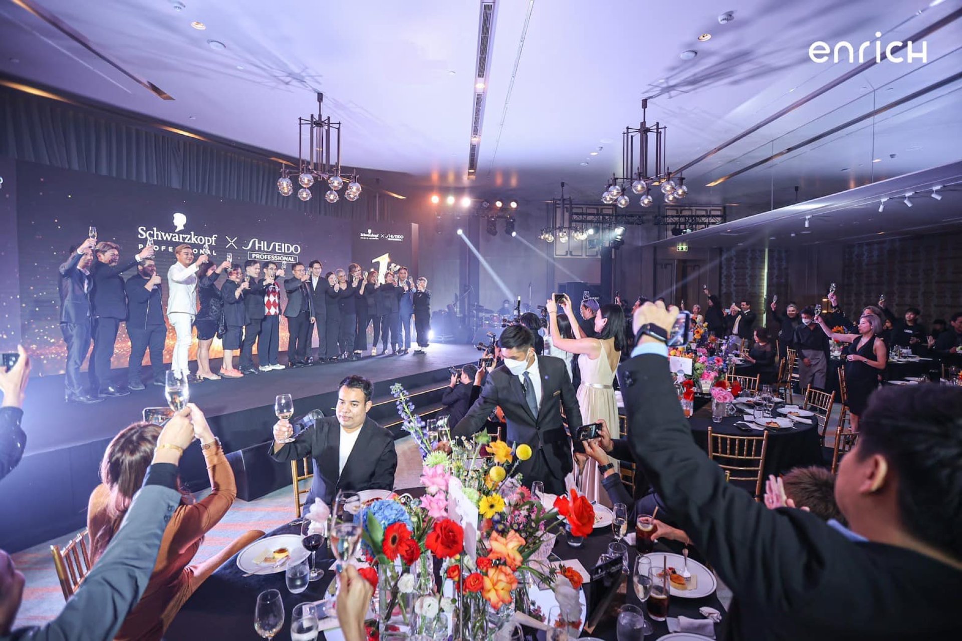 Enrich Salon ได้รับเกียรติ เข้ารับรางวัล อันทรงเกียรติจาก Schwarzkopf ...