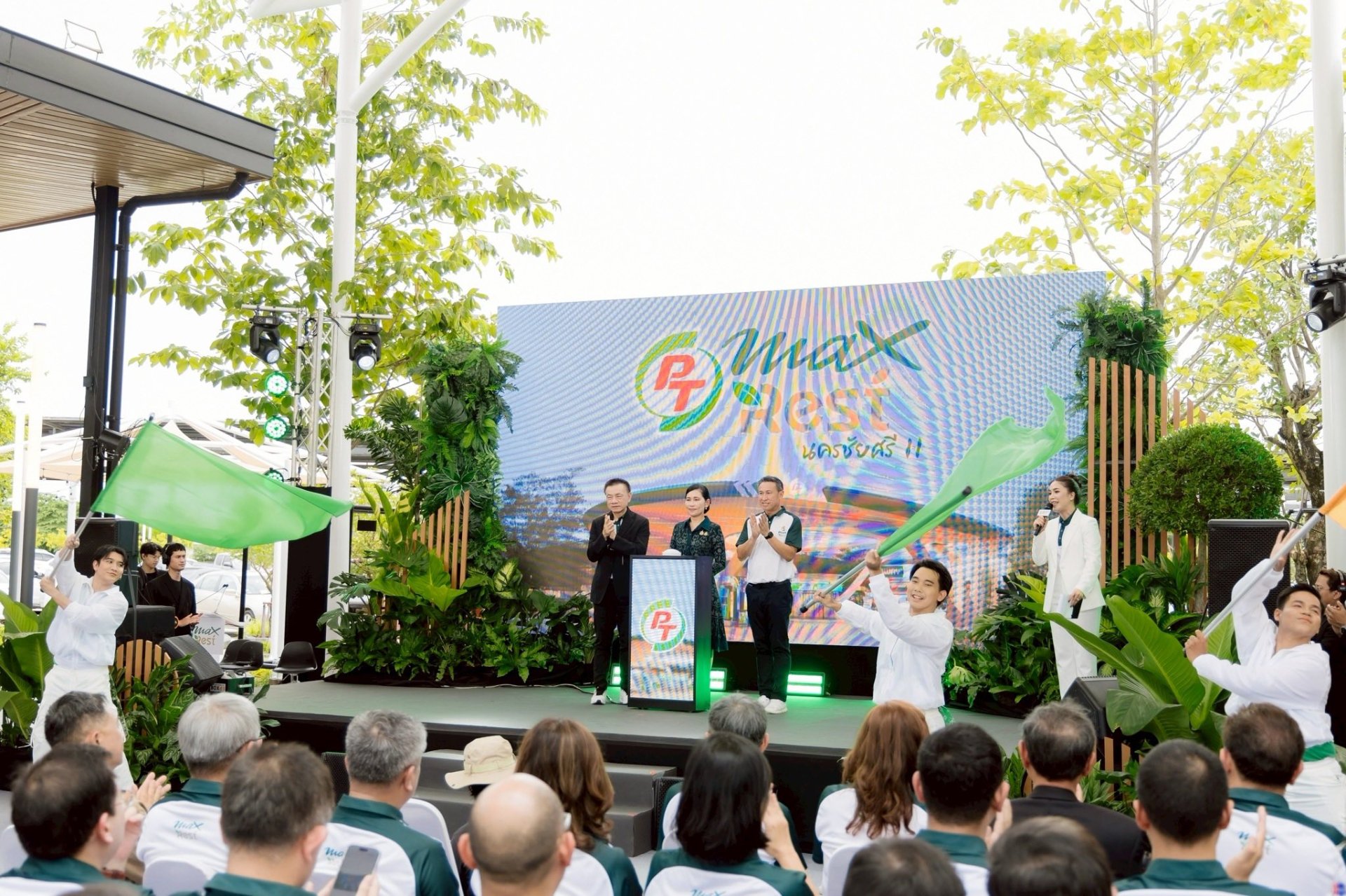 เปิดแล้ว “PT Max Rest นครชัยศรี 11” สถานีบริการน้ำมันพีทีและก๊าซ LPG ...