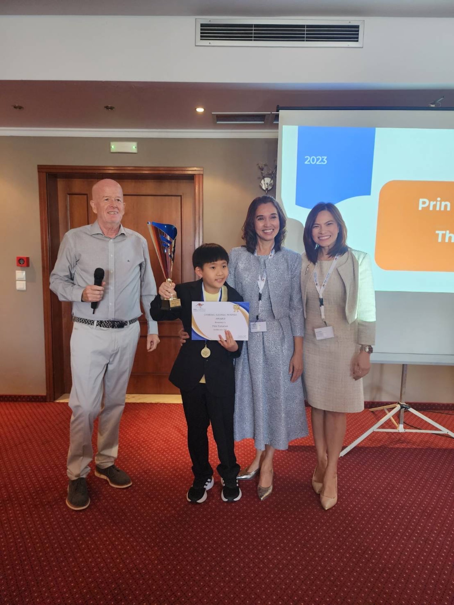 About Kgl - TBIZ สอนภาษาอังกฤษตามกรอบ CEFR ครู Native 100%