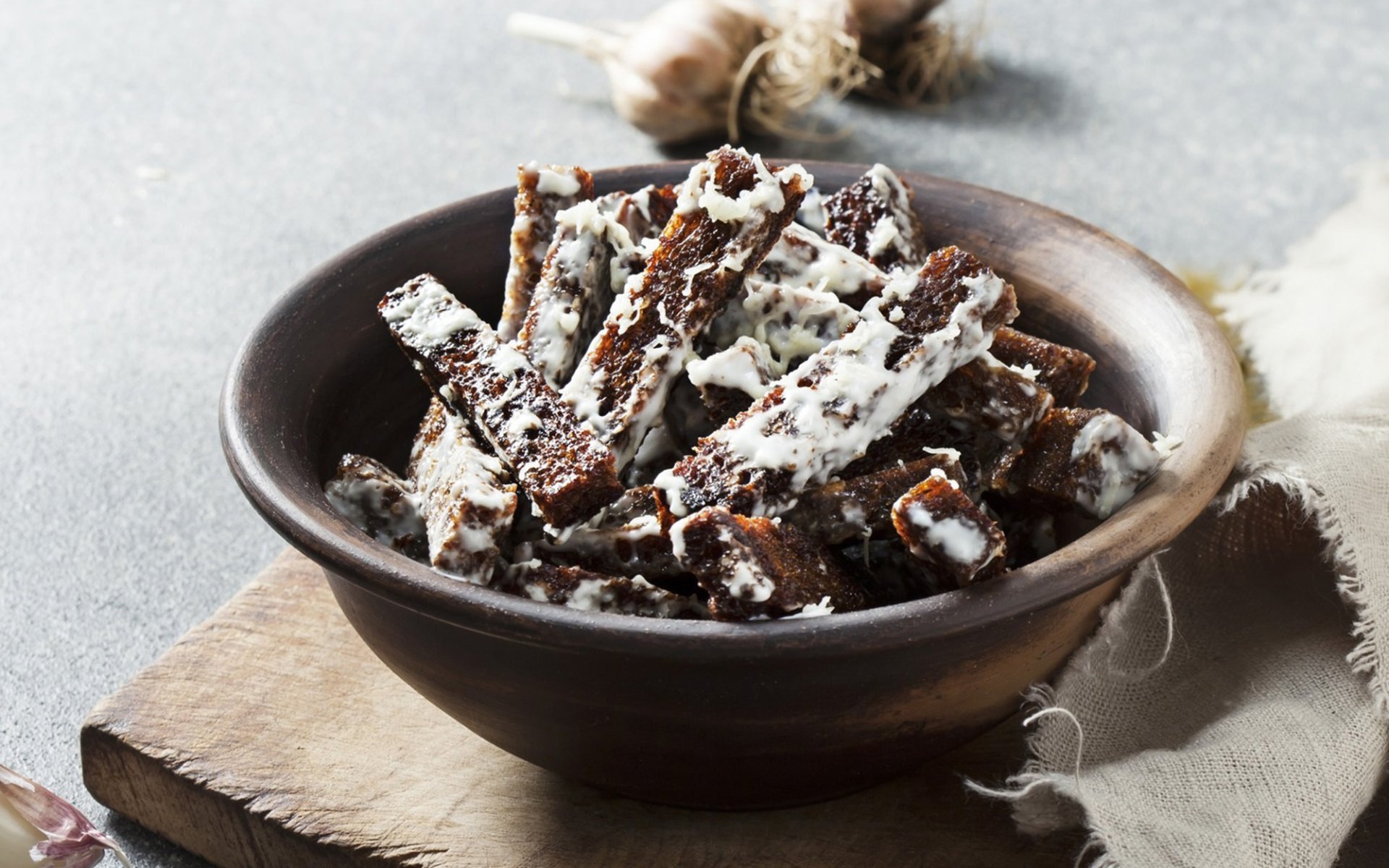 Kepta Duona: Traditional Lithuanian Fried Bread & Culture