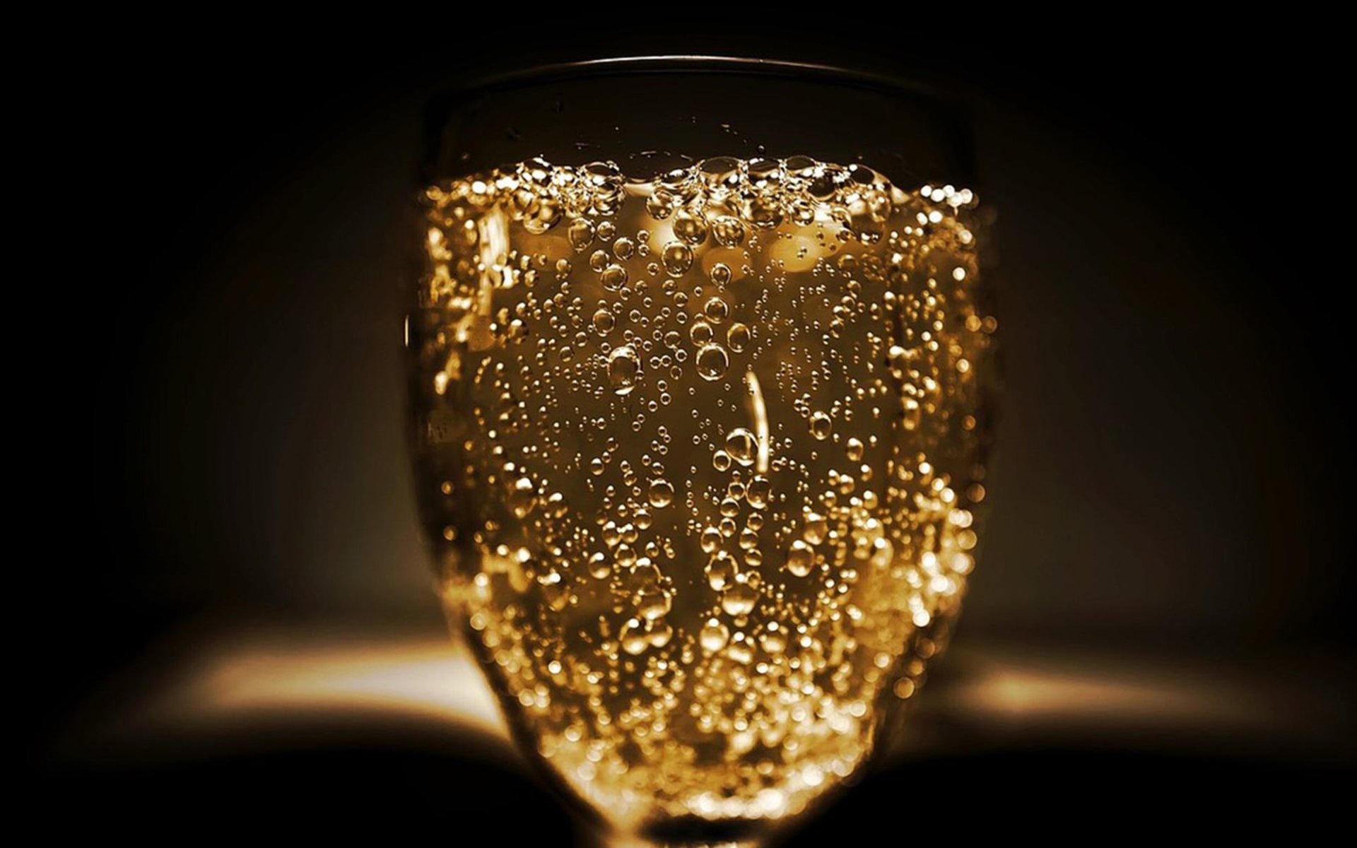 Champagne: Sweetness Levels & Sparkling Wine Guide