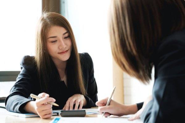 คุณวุฒิ CFP® คืออะไร จำเป็นต่องานที่ปรึกษาการเงินไหม? - moneyadwise