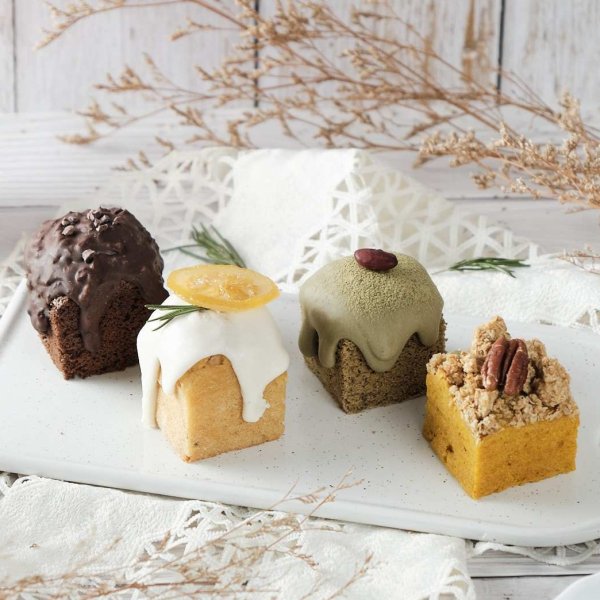 SET G2 CUBIC CAKES - fitbakerybkk