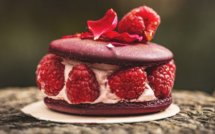 Ispahan: The Exquisite Rose Macaron by Pierre Hermé